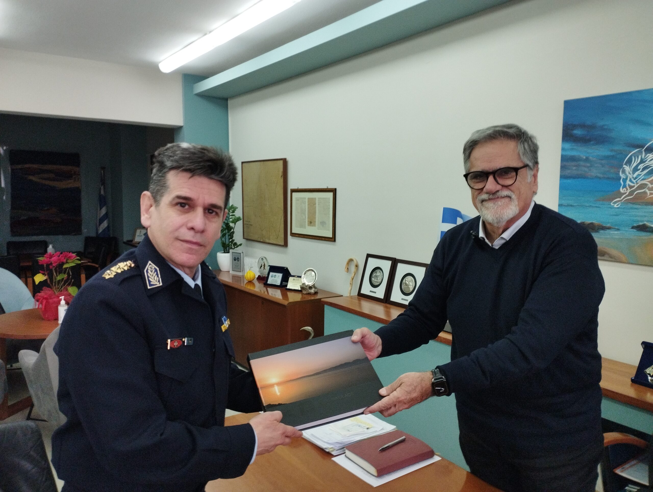 Συνάντηση Δημάρχου Αγίου Νικολάου με το νέο Αστυνομικό Διευθυντή ...