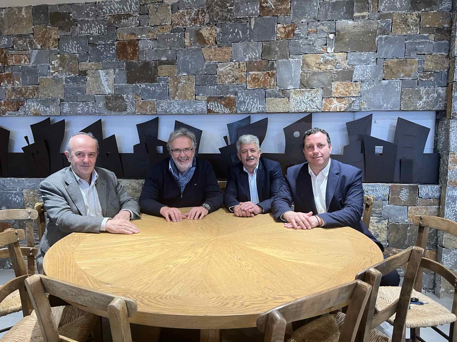 Σύμπνοια, ενότητα και κοινό διεκδικητικό πλαίσιο αποφάσισαν οι Δήμαρχοι ...