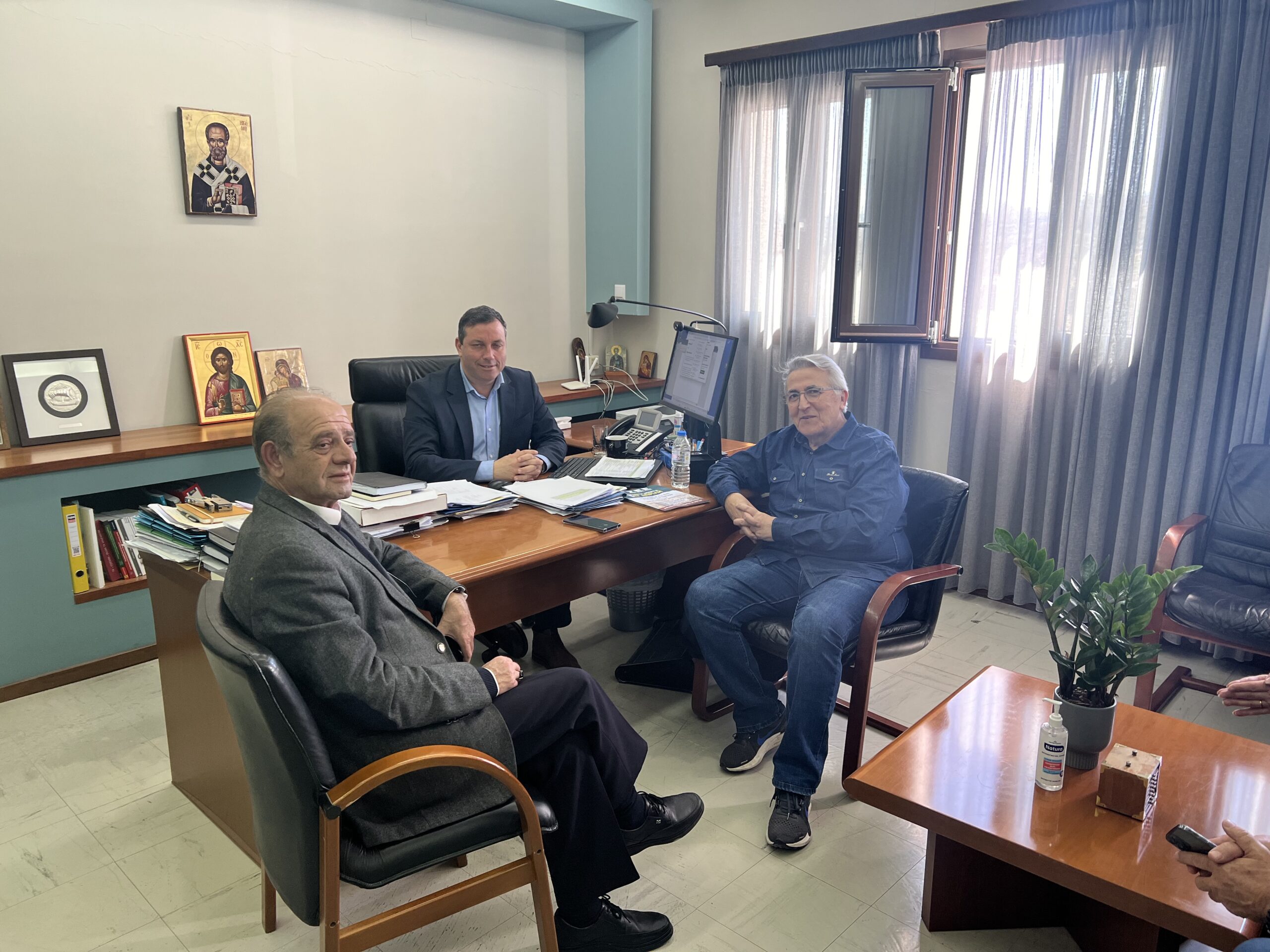 Κλιμάκιο της ΓΣΕΕ με επικεφαλής τον πρόεδρο κ. Παναγόπουλο, επισκέφθηκε ...