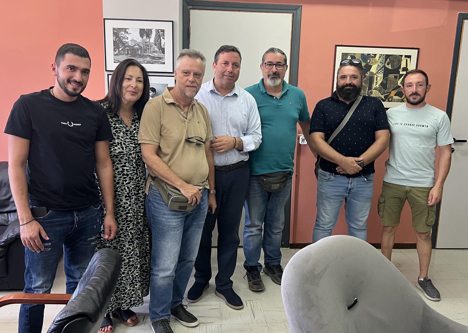 Συνάντηση με τον πρόεδρο της Δημοτικής Κοινότητας Νίκο Οικονομάκη και ...
